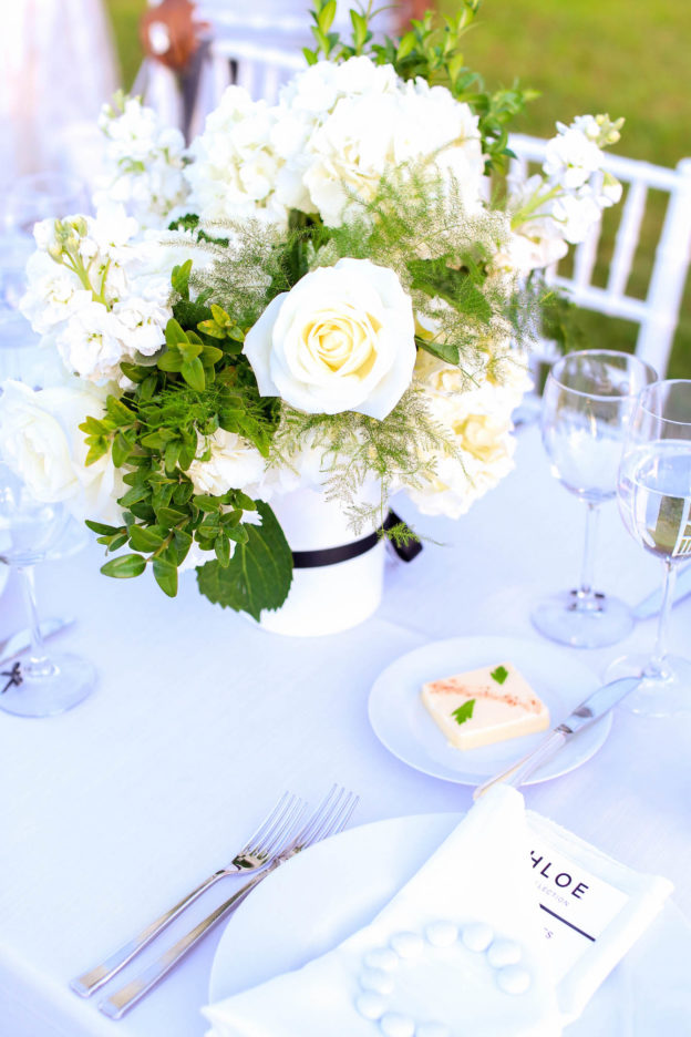 Chicago's Dinner in White | Charmingly Styled